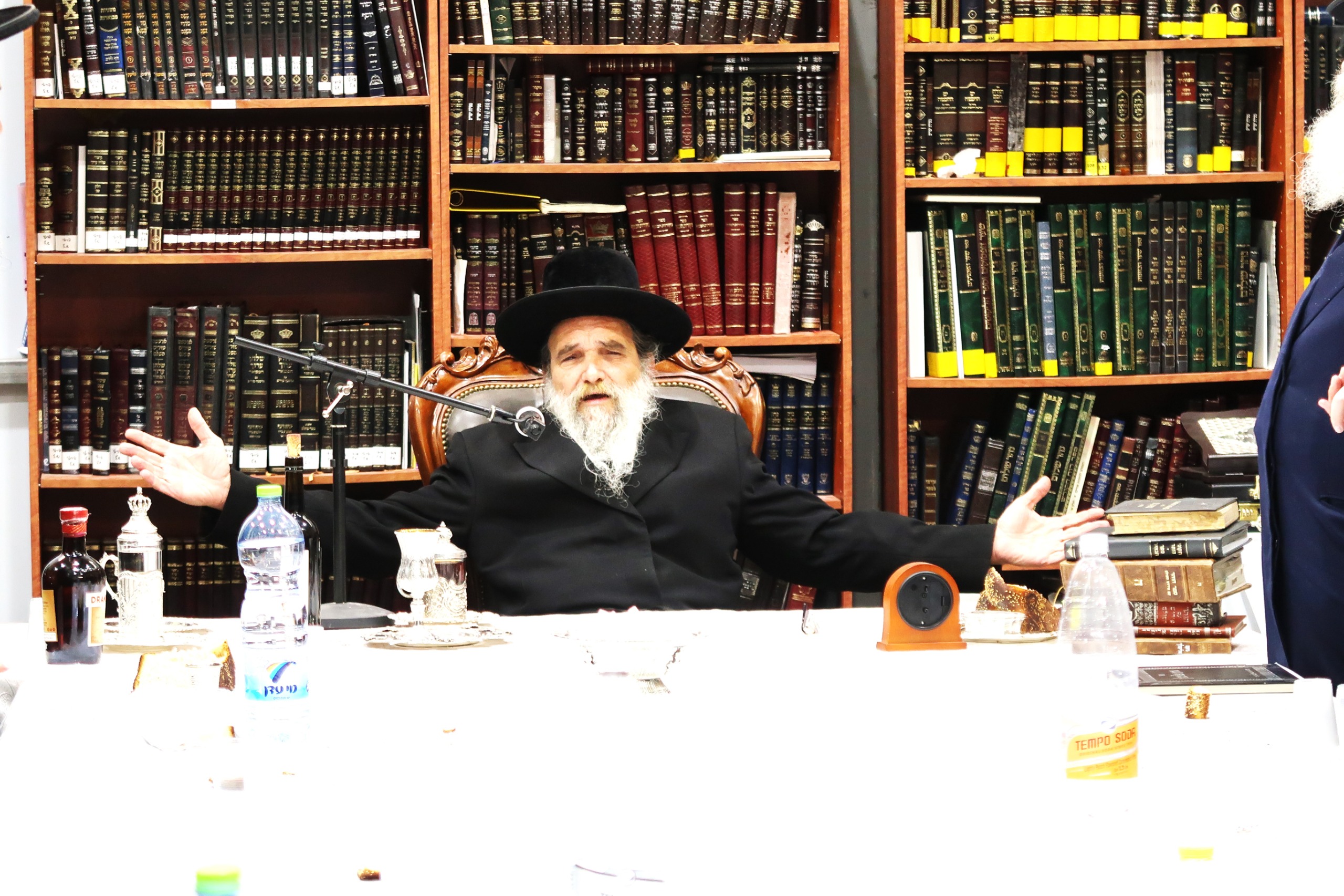 האדמו"ר מאשלג: טיש הילולא לרבי אלימלך מליזענסק | כיכר השבת
